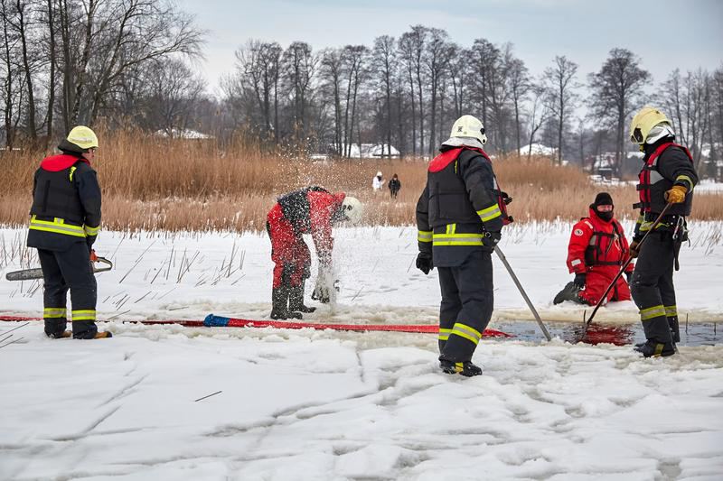 88-Year-Old Grandfather Drowns In Frozen Lake | internewsgroup