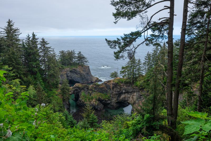 Man Plunges 300 Feet Off Cliff to Death | internewsgroup