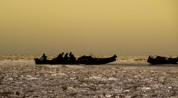 60 Dead After Boat Overturns in Sudden Disaster | internewsgroup